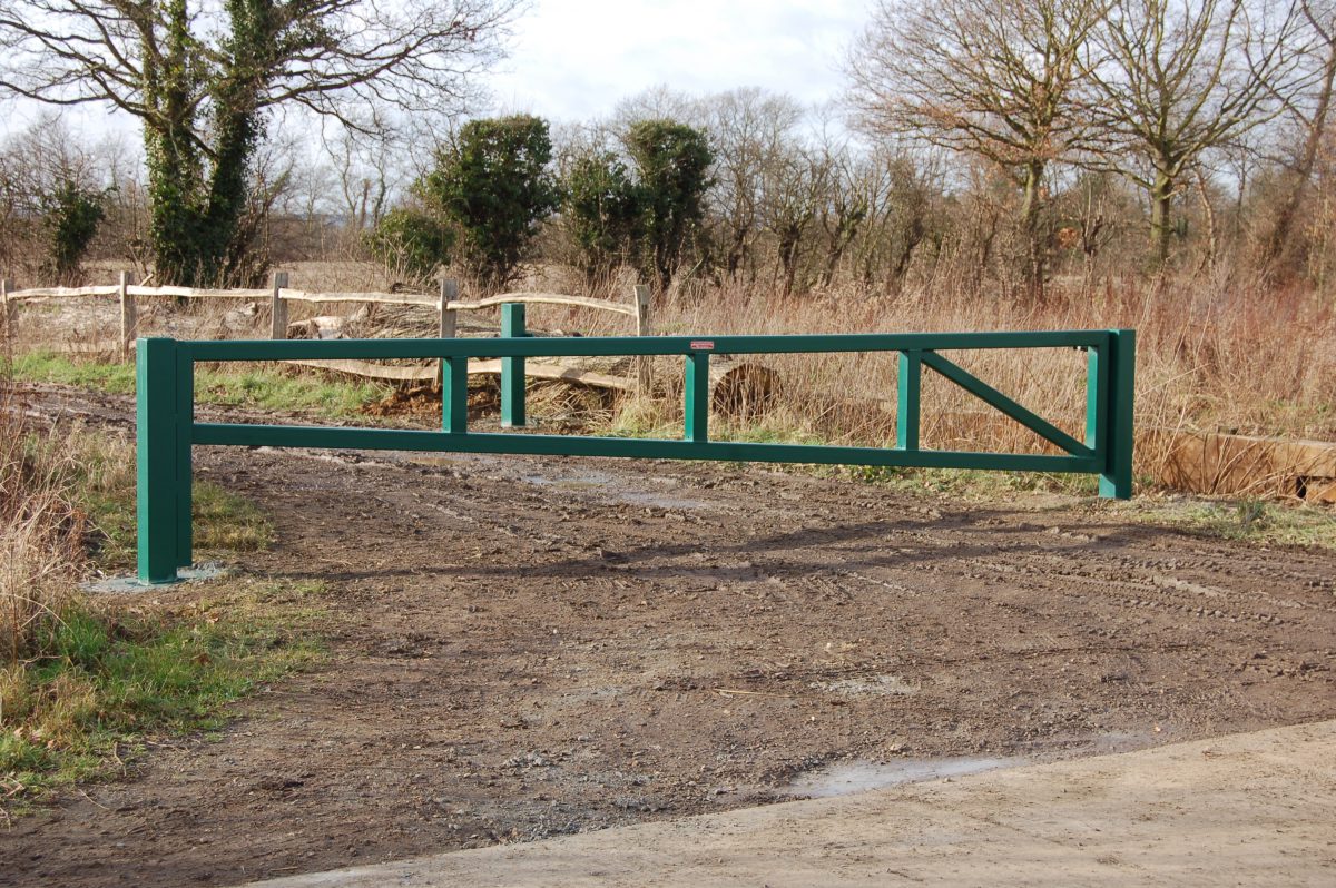 Supply and Manufacture of Quality Swing Gate Barriers : Alexandra ...